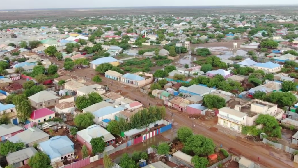 Shabeellaha Hoose: Guddoomiye Inta Gaarigiisa Lagala Degay Kadib La ...